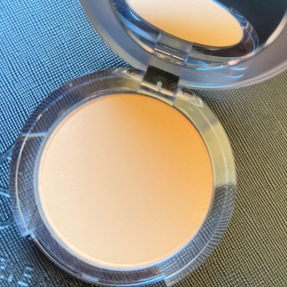 Pur | Makeup | Pur 4 In Pressed Mineral Makeup Powder Compact Light ...